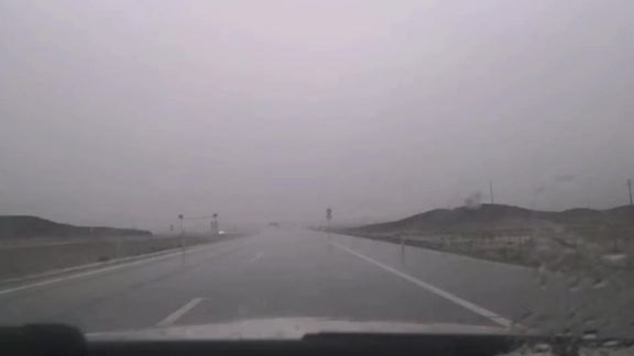 雨天行车隐患多 安全事项要注意