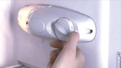 冰箱老结冰不需要愁?只需动一动冰箱这里,不结冰更省电,太棒了