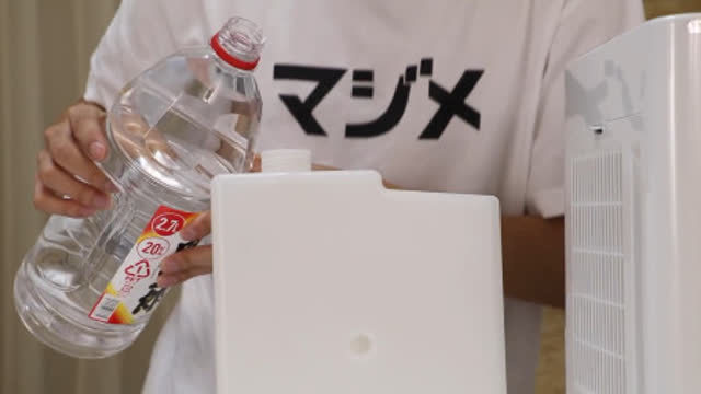 小伙作死将酒放进加湿器,还在屋里喷上几小时,网友:96%的浓度是认真...