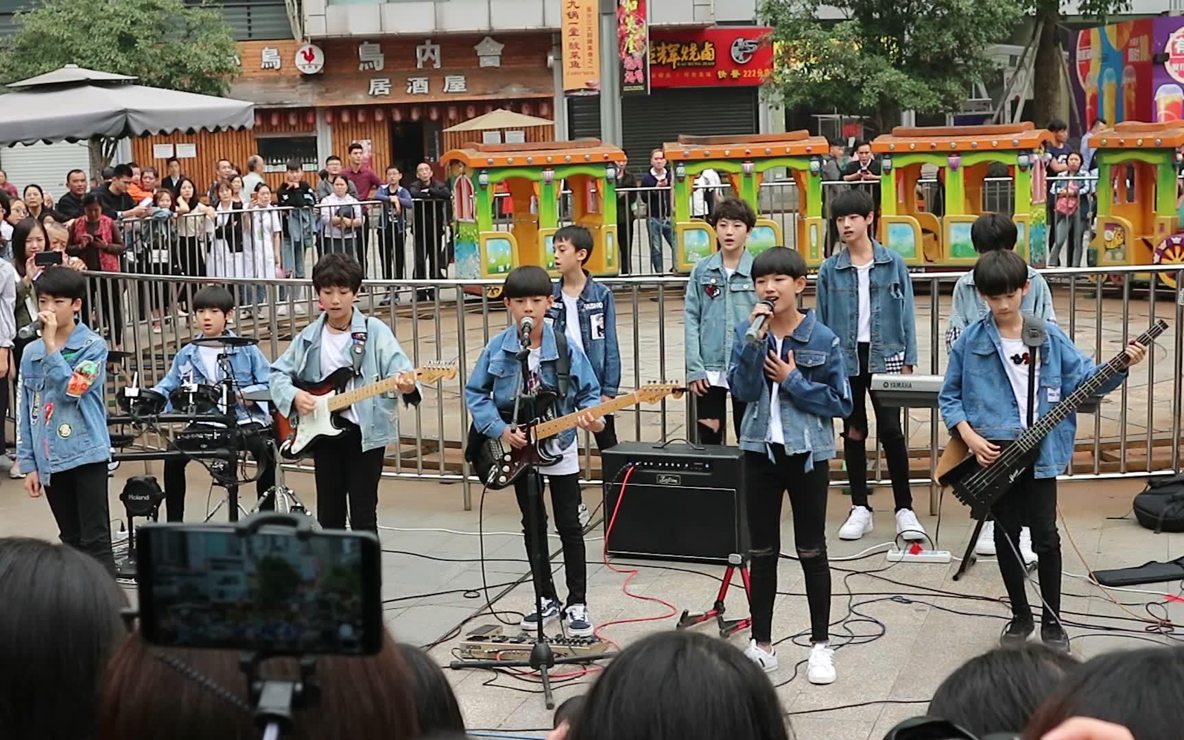 【TF家族练习生/三团预备役】重庆日月光路演全程饭拍分P