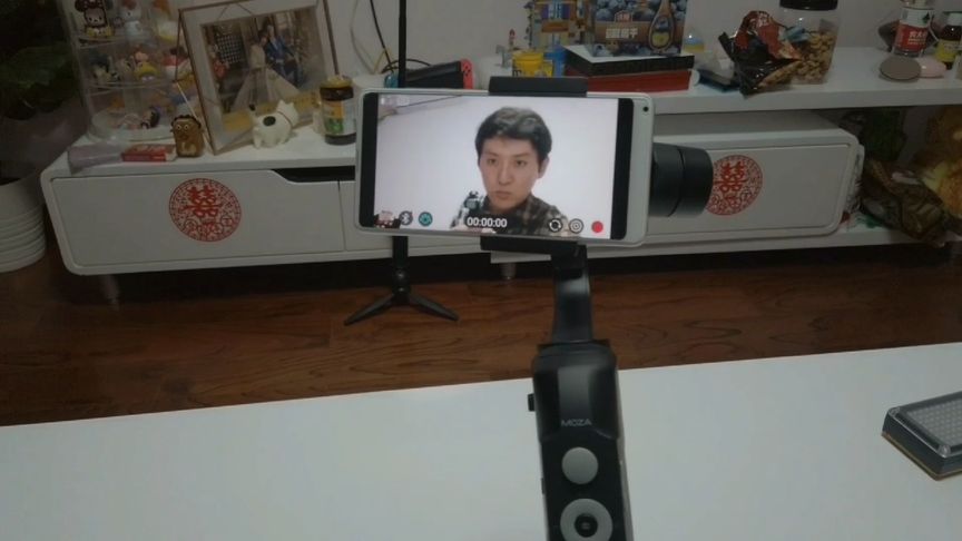 魔爪稳定器开箱测评,价值300的稳定器,没想到那么棒