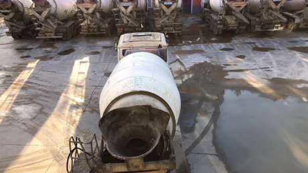 早上给工地发混凝土,泵送料让罐车背砂浆,真是一波三折!