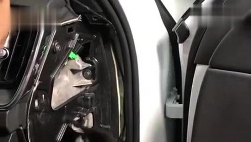 沃尔沃XC60行车记录仪安装视频