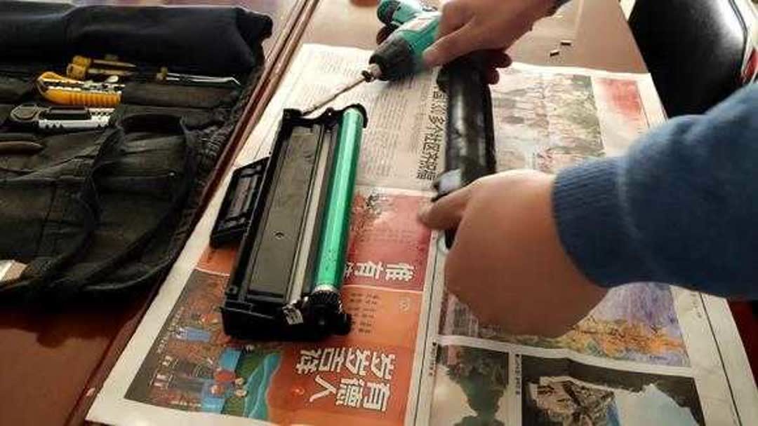 红马甲最讨厌的一个硒鼓型号,加碳粉,动不动就出问题?