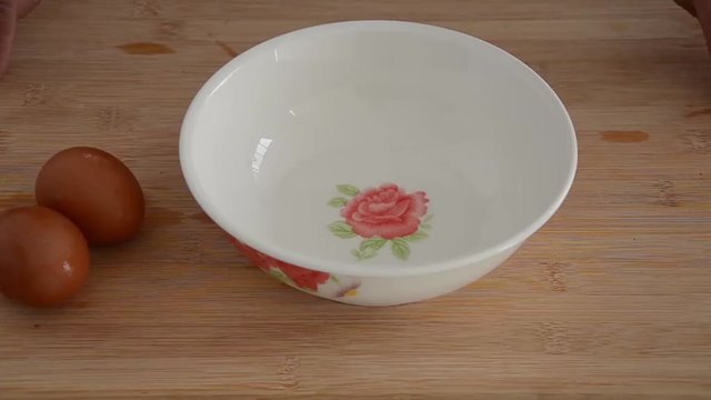 美食:一根香蕉,两个鸡蛋,不做饼不做糕,比拔丝香蕉好吃太多了