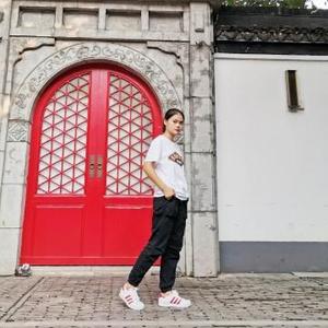 新世纪初的小铭芷 