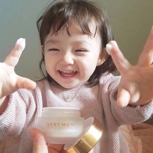 一个爱吃香菜的小女孩 