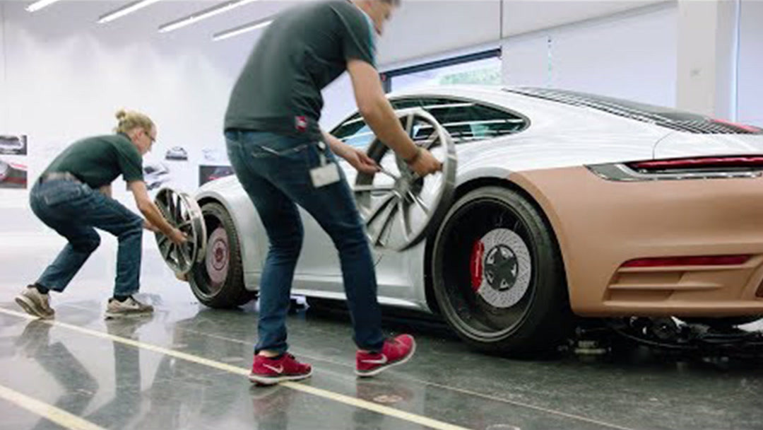 保时捷911怎么设计出来的?保时捷设计师:首先你得会玩泥巴