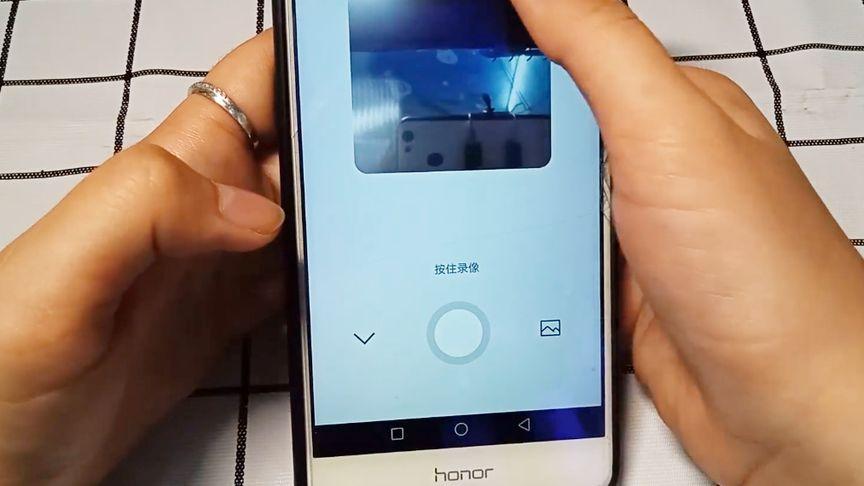 微信新改版,还可以拍出自己的表情包,这波操作真心服了