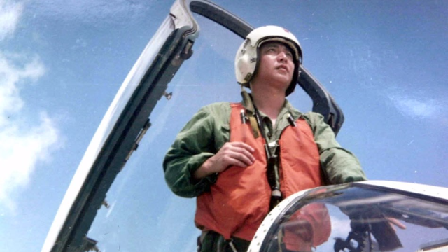 中美南海撞机事件17周年:中国战机竟是这样被美军撞毁的