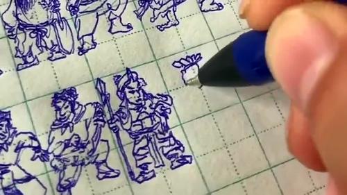 这画画技术也太强了,把小学生用的田字格发挥到了极致