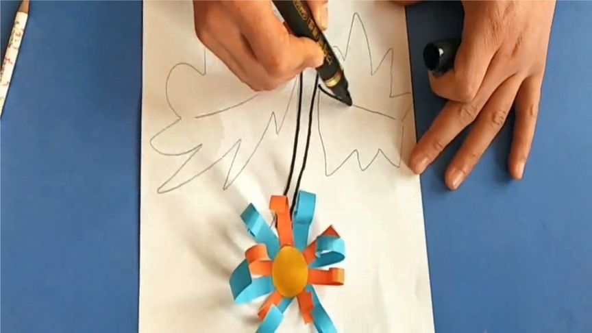 微课堂 中班美术《菊花》