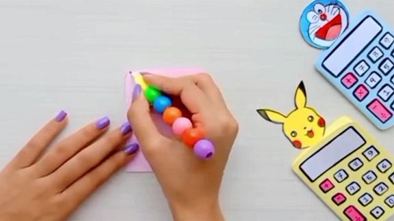 简单漂亮的卡通小笔记本,两张纸就可以,当作为小礼物送给朋友吧