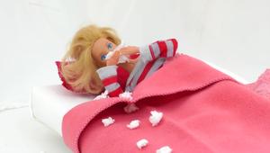 芭比娃娃定格动画,男神约芭比去玩,芭比生病去不了好伤心