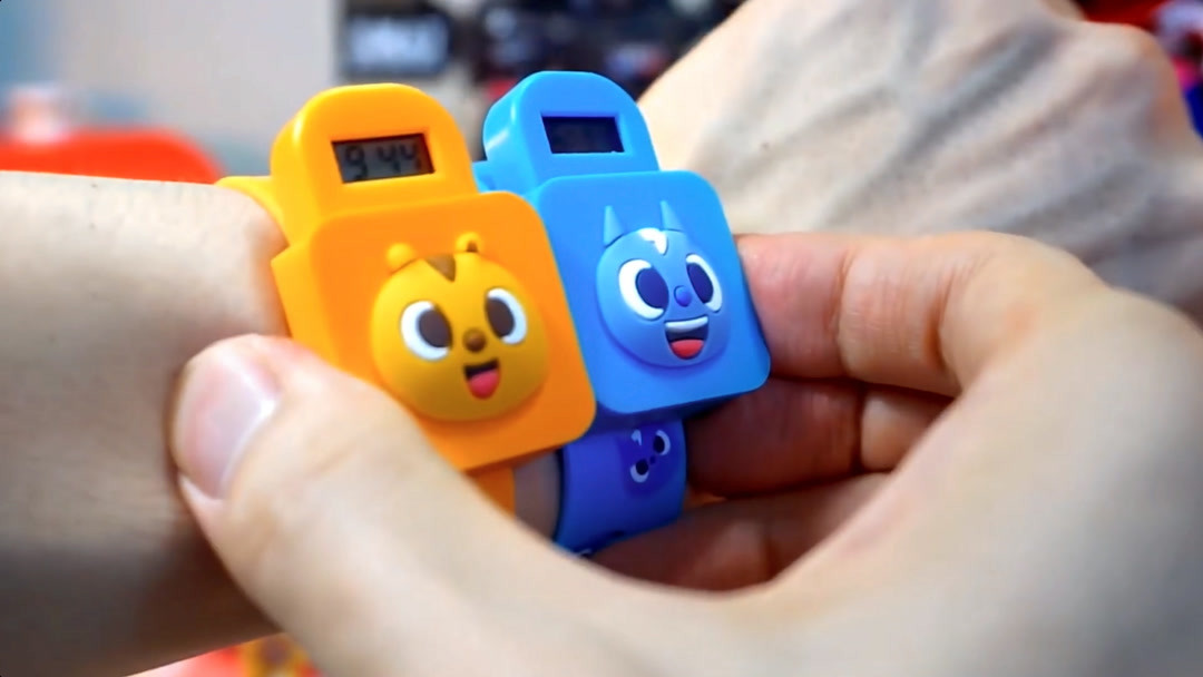 迷你特工队玩玩具:带上手表真的是太炫酷了