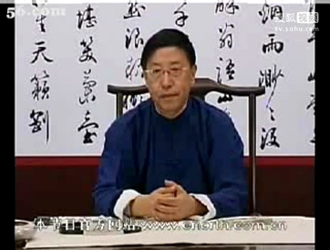 硬笔书法正确的握笔姿势尾指跟纸到底有没有接触