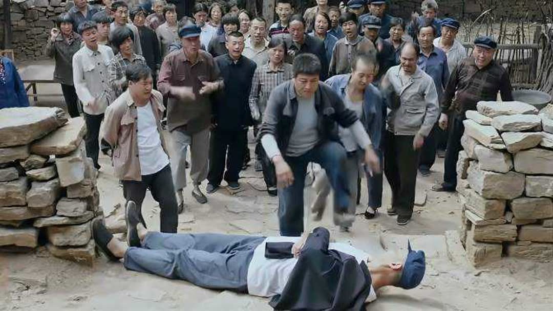 兰桐花开:砖厂赚钱村支书不同意分,要扩大规模,怎料被骗子骗光