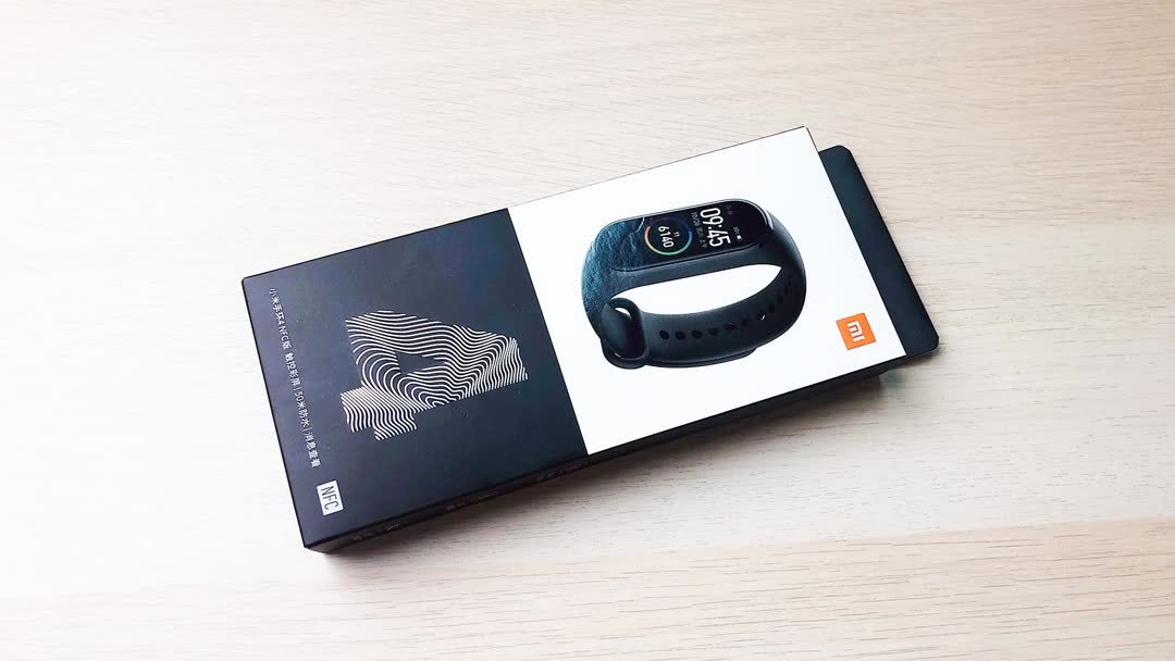 小米手环4开箱体验:有彩屏的感觉真好