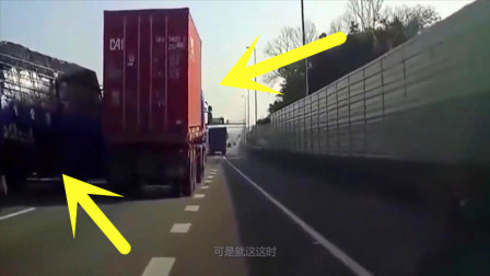 小货车刮蹭旁边的货车导致翻车,监控拍下悲剧一幕!