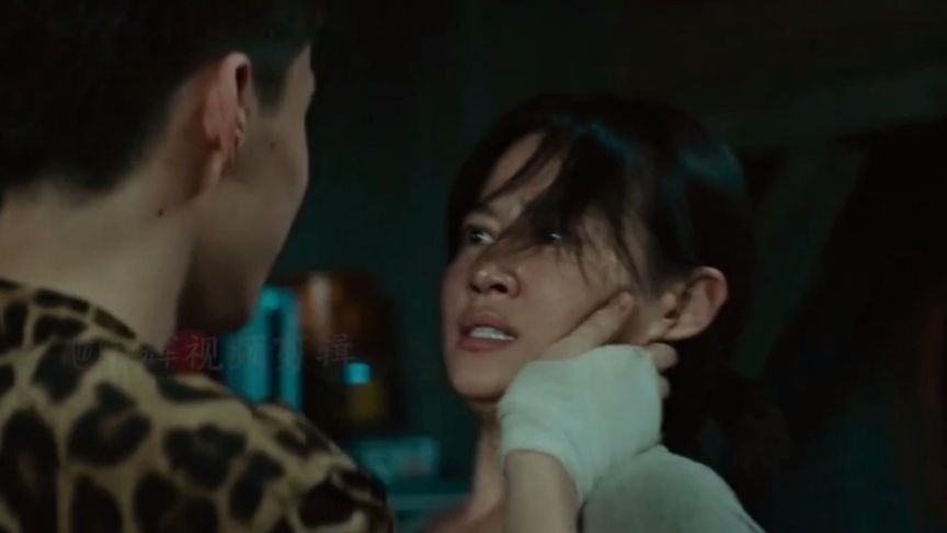 不管你是谁,敢伤害我女儿,我肯定不会放过你