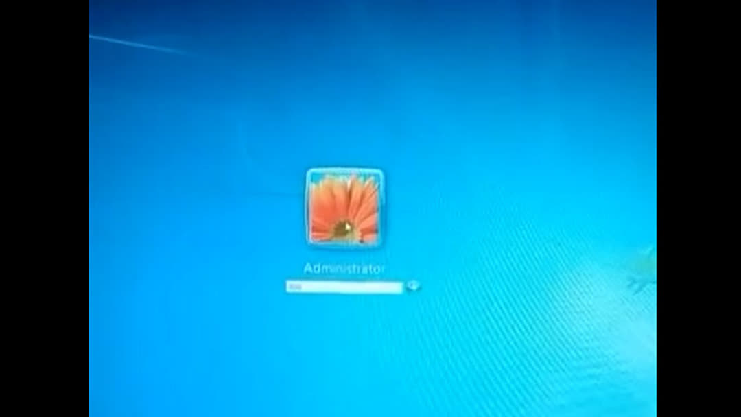 电脑被密码锁住,用U盘删除密码的教程