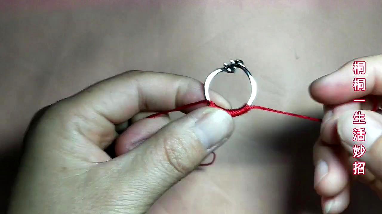 戒指大一号怎么办?不去金店自己编制红绳就能变小,很...