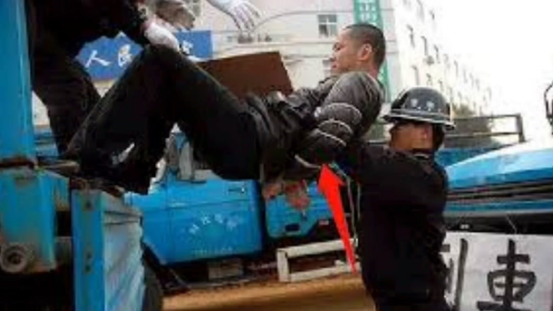 死刑犯在行刑之前,为什么不拷手链或者脚链?而是要换上麻绳?