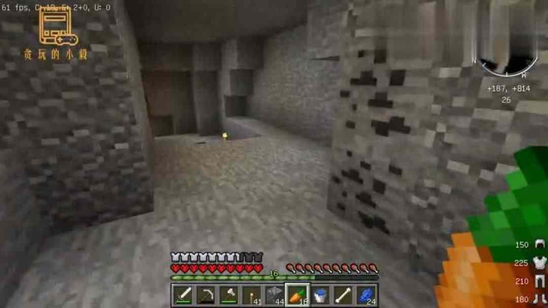 我的世界极限生存19:鼓起勇气进入矿洞,差点被一只骷髅打死