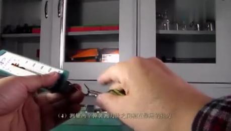 用弹簧测力计测量力的大小