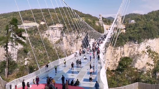 2分钟,带你玩转张家界玻璃桥!