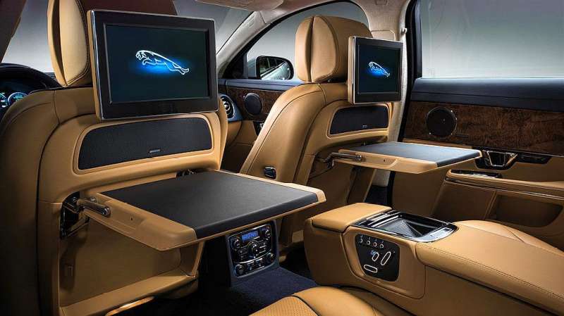 买宝马7系不如买它,新车比奔驰S级大气,降价30万开着大气又敞亮