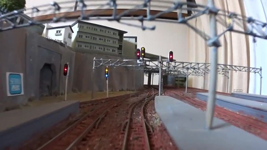 RC铁道模型,第一视角列车奔跑整个模型铁路,真会玩