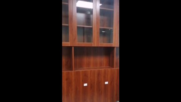 柜体颜色,门板颜色同款玻璃拼框门