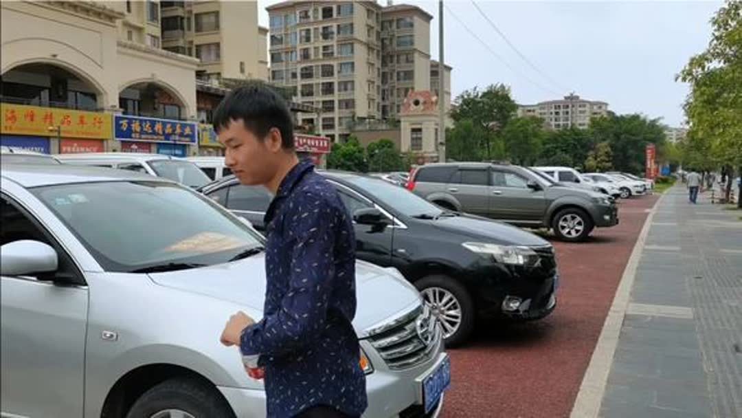 陪粉丝逛完桂林最大的几个二手市场,只买一辆3万的代步车(3)