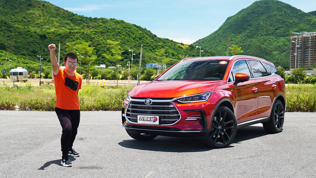 刚柔并济 质感从容 试2021款比亚迪唐DM