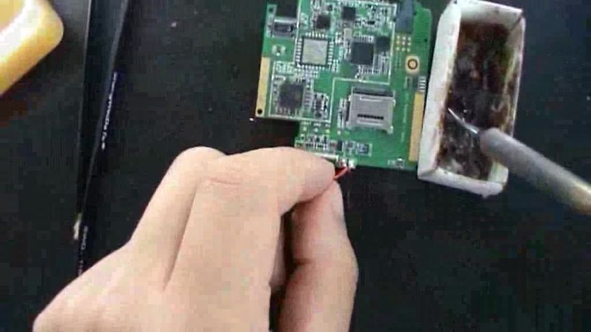 如何用松香去焊接送话器