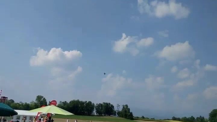 价值35000美元的双涡轮模拟飞机 户外表演试飞