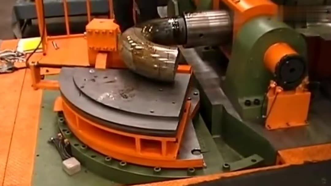 工厂实拍,弯管成型机加工过程