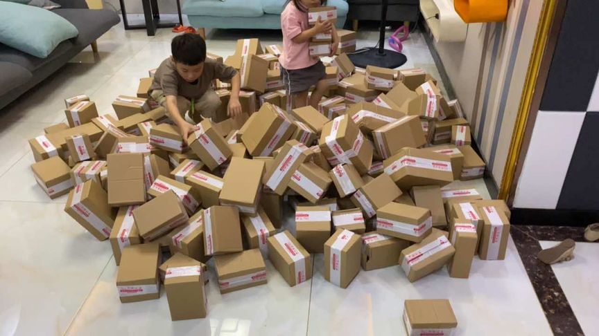 来我家请你拆快递盲盒啊