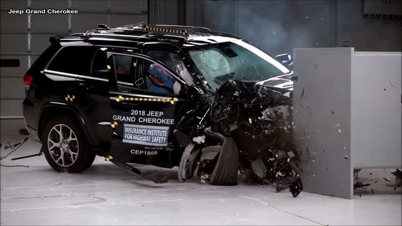 2018吉普大切诺基vs 2018 奥迪Q7 碰撞测试