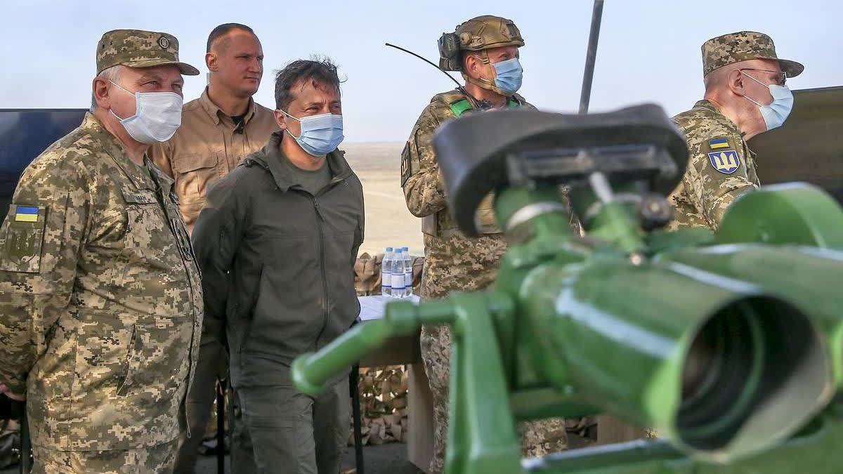 美国导弹就这质量?乌克兰总统观看“标枪”试射,结果没射出去