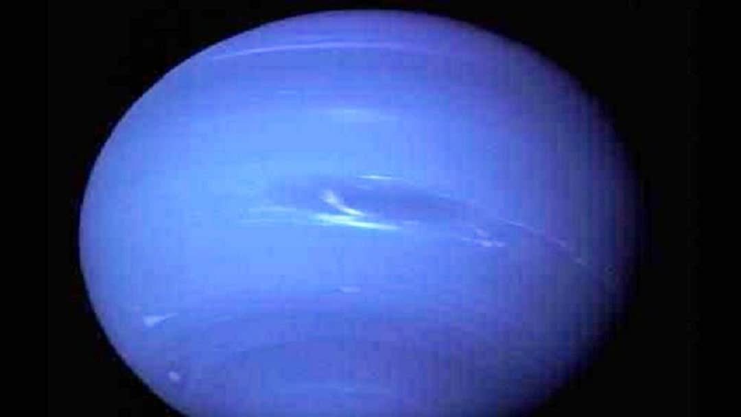 海王星到底多奇葩,一个坑就比地球大, 风速等于地球台风100级