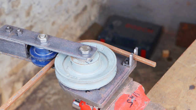 高手果然都在民间,折弯工具都自己制作,这智商也是没谁了