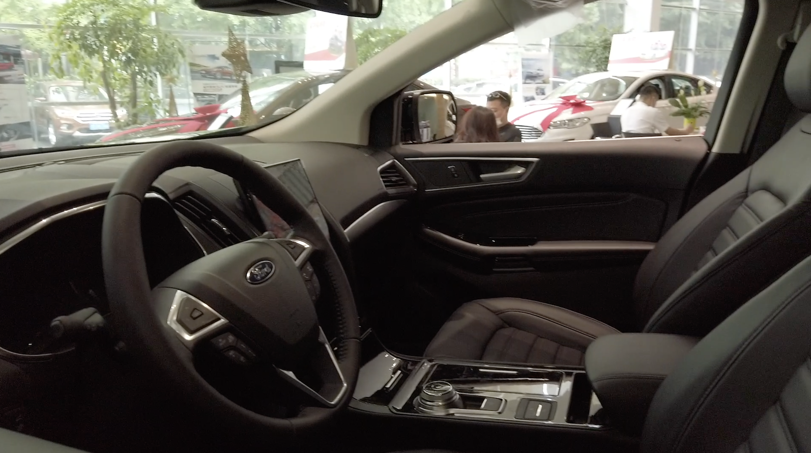 福特锐界探店实拍 超大中控屏 旋钮式换挡 锐界科技感如何?