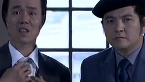 小姑娘面貌惊人,一出声把评委吓坏了,长得一模一样的女人