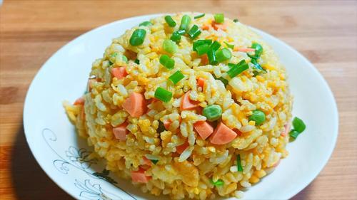 饭店的炒米饭为什么那么好吃?原来做法这么简单,我先收藏了!