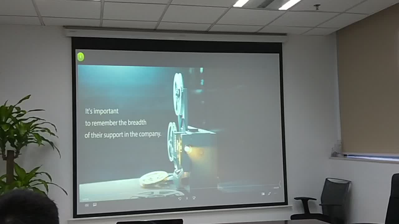 笔记本信号无线投屏到4:3投影屏幕