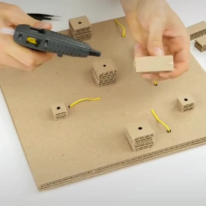 这手艺真是有技术!用纸箱子做出一个简易计数器,这设计能力真是非常...