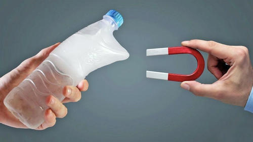 把物理老师看呆的科学小实验!这是什么原理,看完后涨见识了