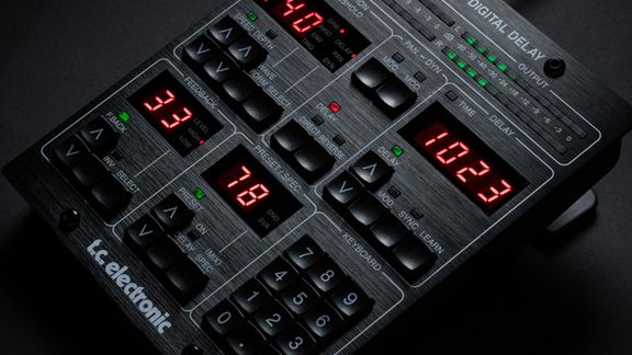 TC 电子 经典的2290数字延迟效果器插件,带有控制器(视频)